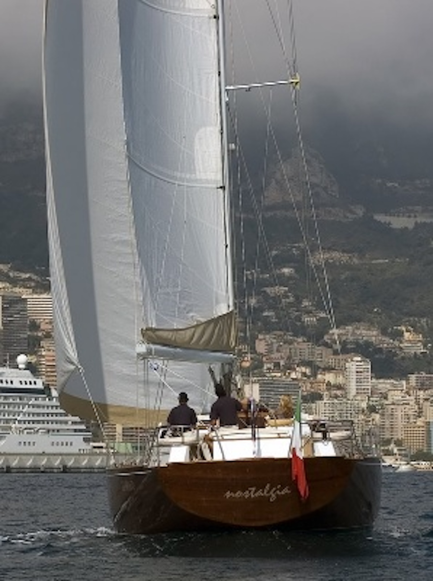 Yacht SERENA, Lagoon Royal | CHARTERWORLD Luxury Superyacht Charters